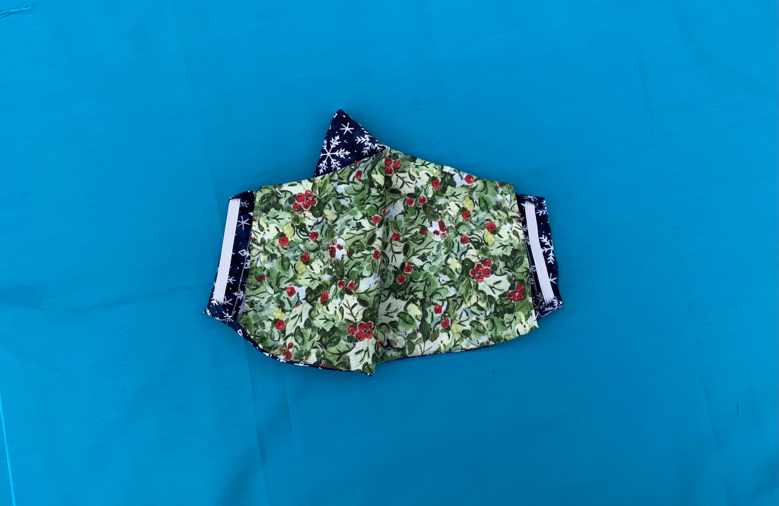 Face Mask holiday Blue Snowflakes - Etsy Canada