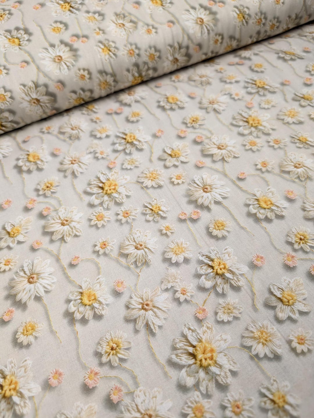 Little Johnny 3D Effect Daisy 100% Cotton Fabric by the Metre, Half ...