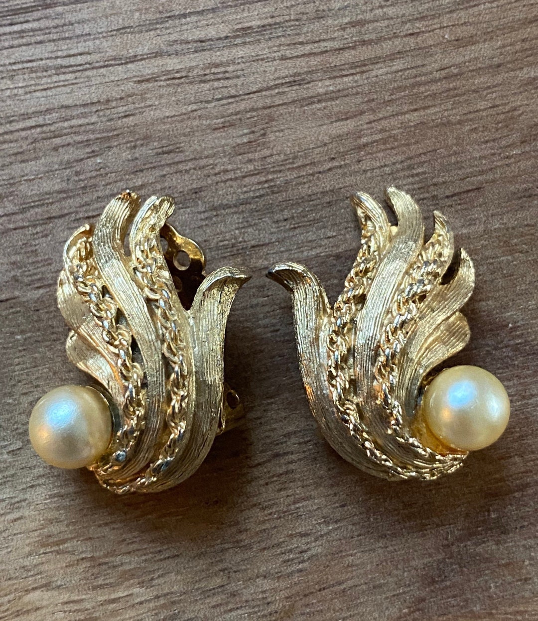 Vintage Kramer Clip on Gold and Faux Pearl Earrings - Etsy