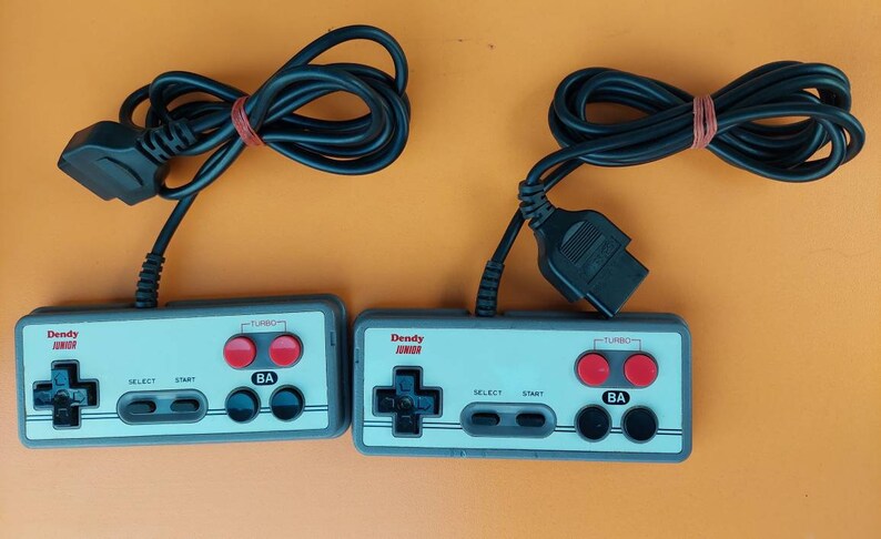 Micro Genius MG-02 PAL Famicom Famiclone 2x Controllers - Etsy