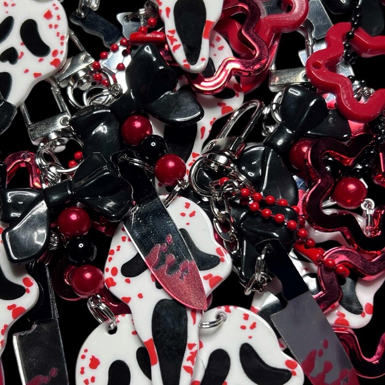 Horror Keychain – Spooky Slasher Charm, Bloody Knife Keychain, Creepy ...