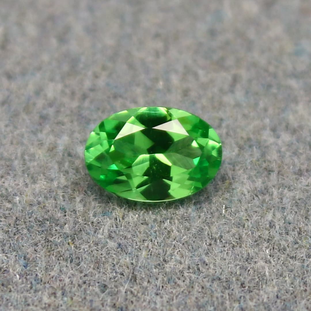Natural Tsavorite Garnet 0.34 Carat 5.5x3.8 MM 0val Shape Faceted ...