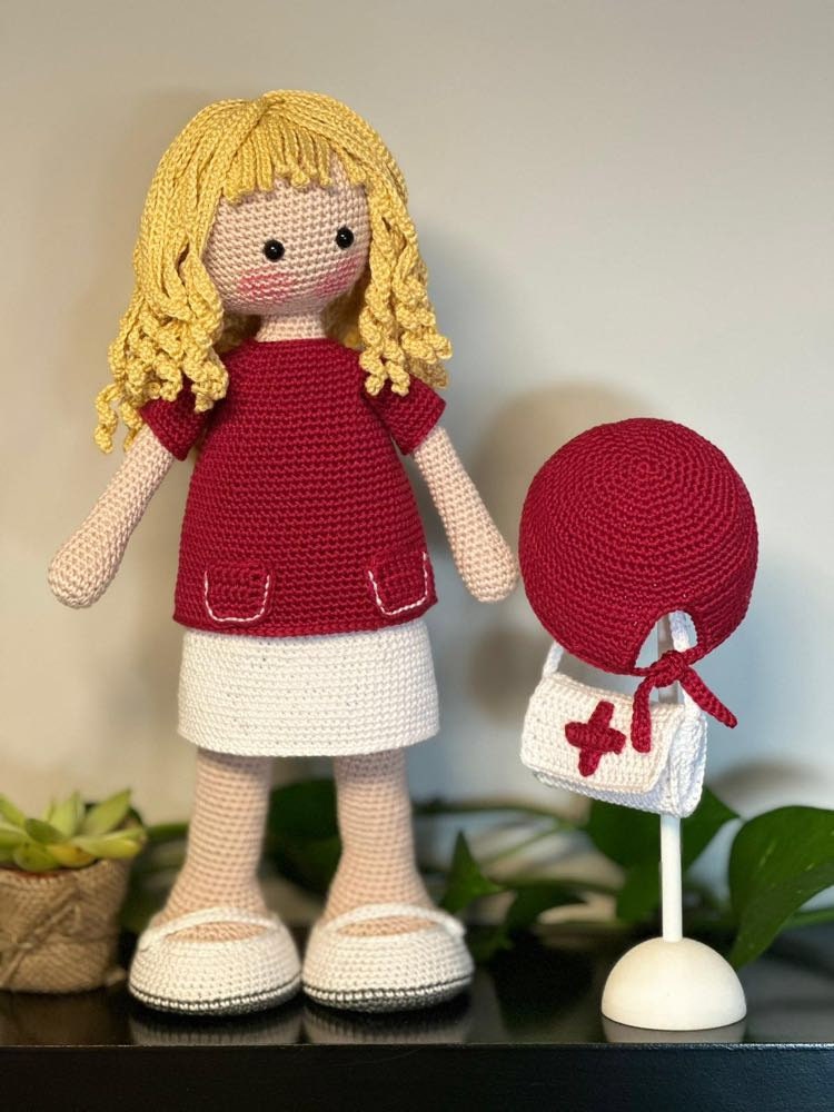 Doctor and Nurse Crochet Doll Pattern - English - Spanish - French ...