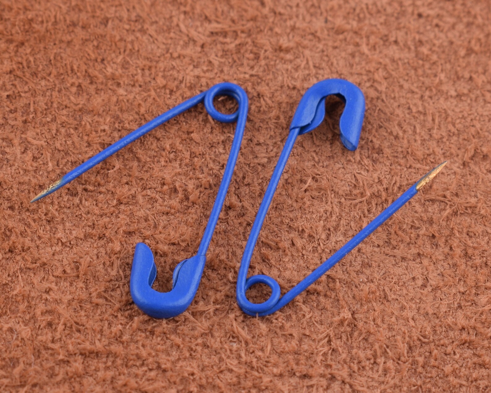 Small Safety Pins/ 100 Pieces Purple Small Safety Pins/ Three - Etsy