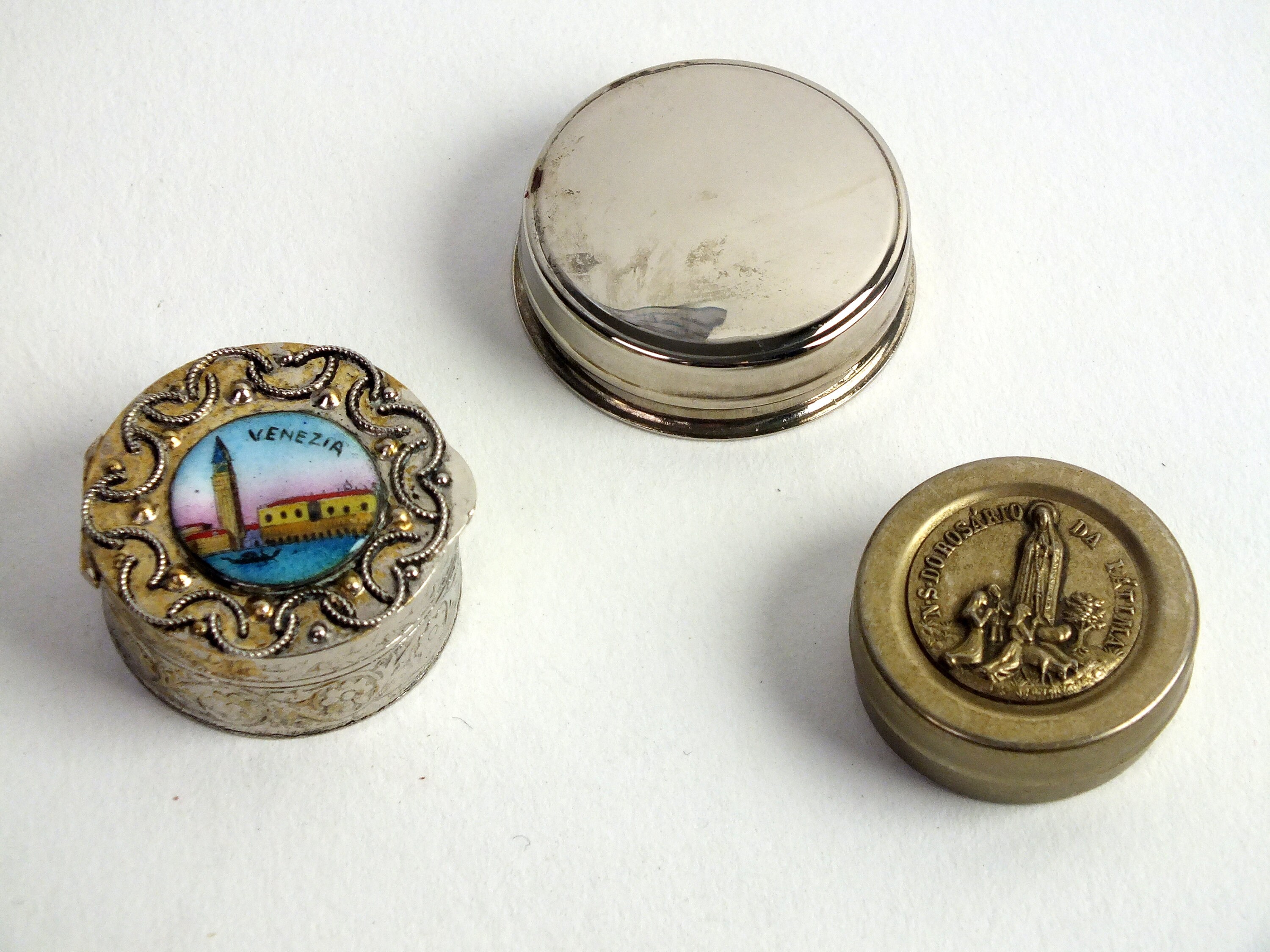 Vintage Pill Boxes Antiques