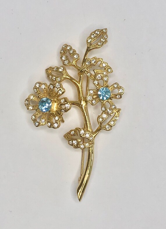 Floating women pin brooch - Gem