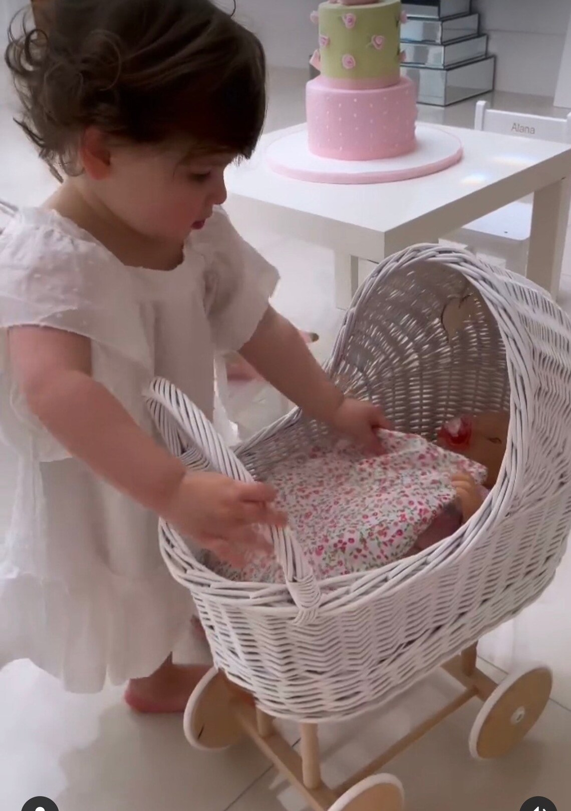 Tall WICKER PRAM | Doll Pram | Wicker Doll Pram UK |baby Doll Pram ...
