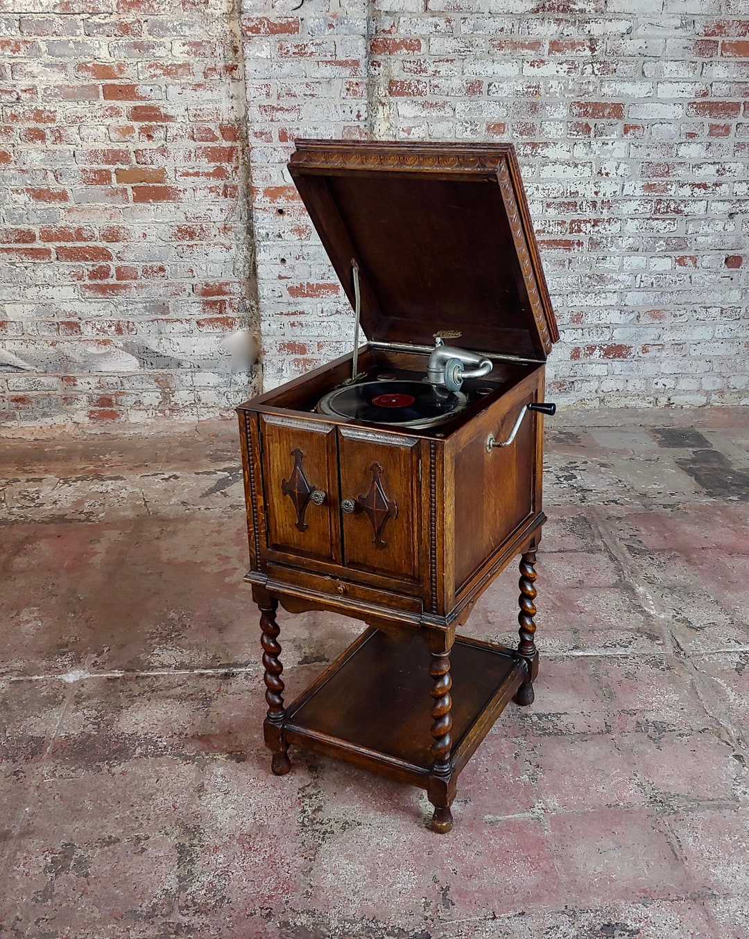 Itonia "hand Crank" Gramophone W/beautiful Carved Oak Cabinet C.1910's ...