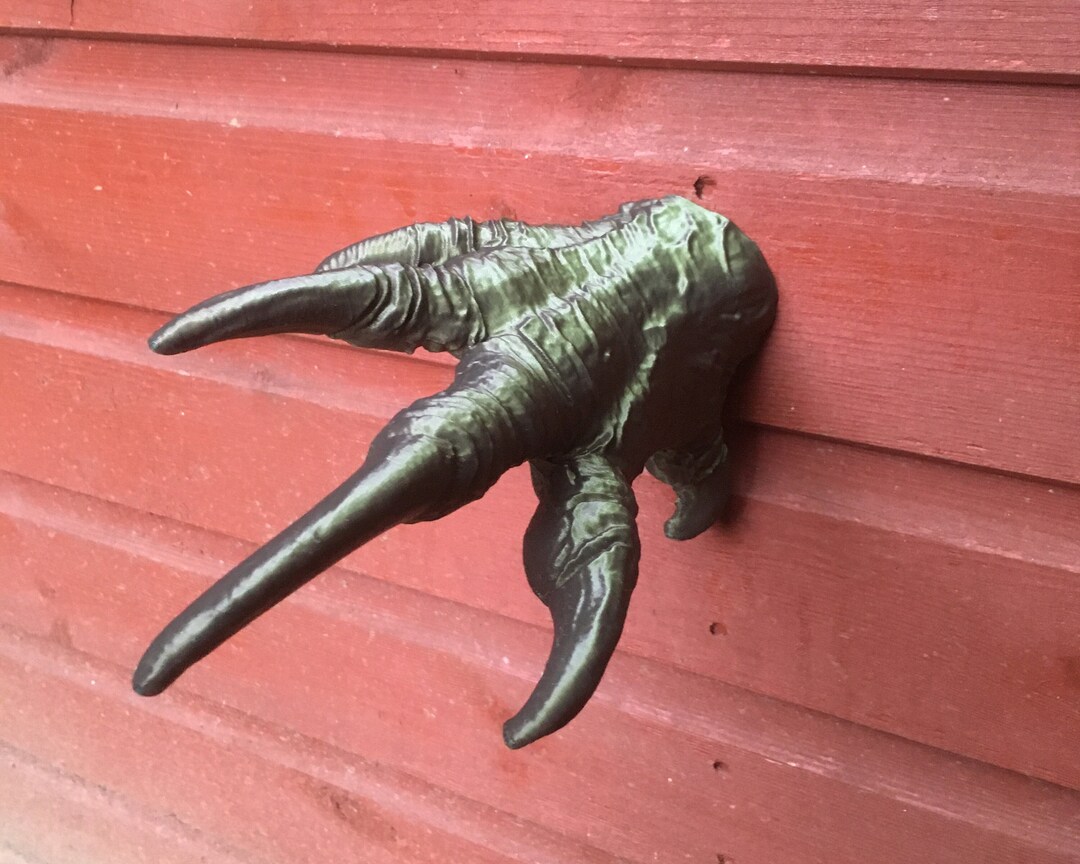 Demon Claw Hand Wall Hook 20CM Tall | Creepy Halloween Witch Hand Decor ...