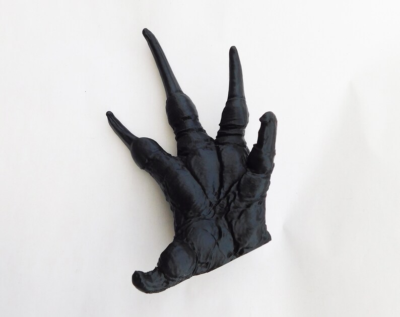 Demon Claw Hand Wall Hook 20CM Tall | Creepy Halloween Witch Hand Decor ...