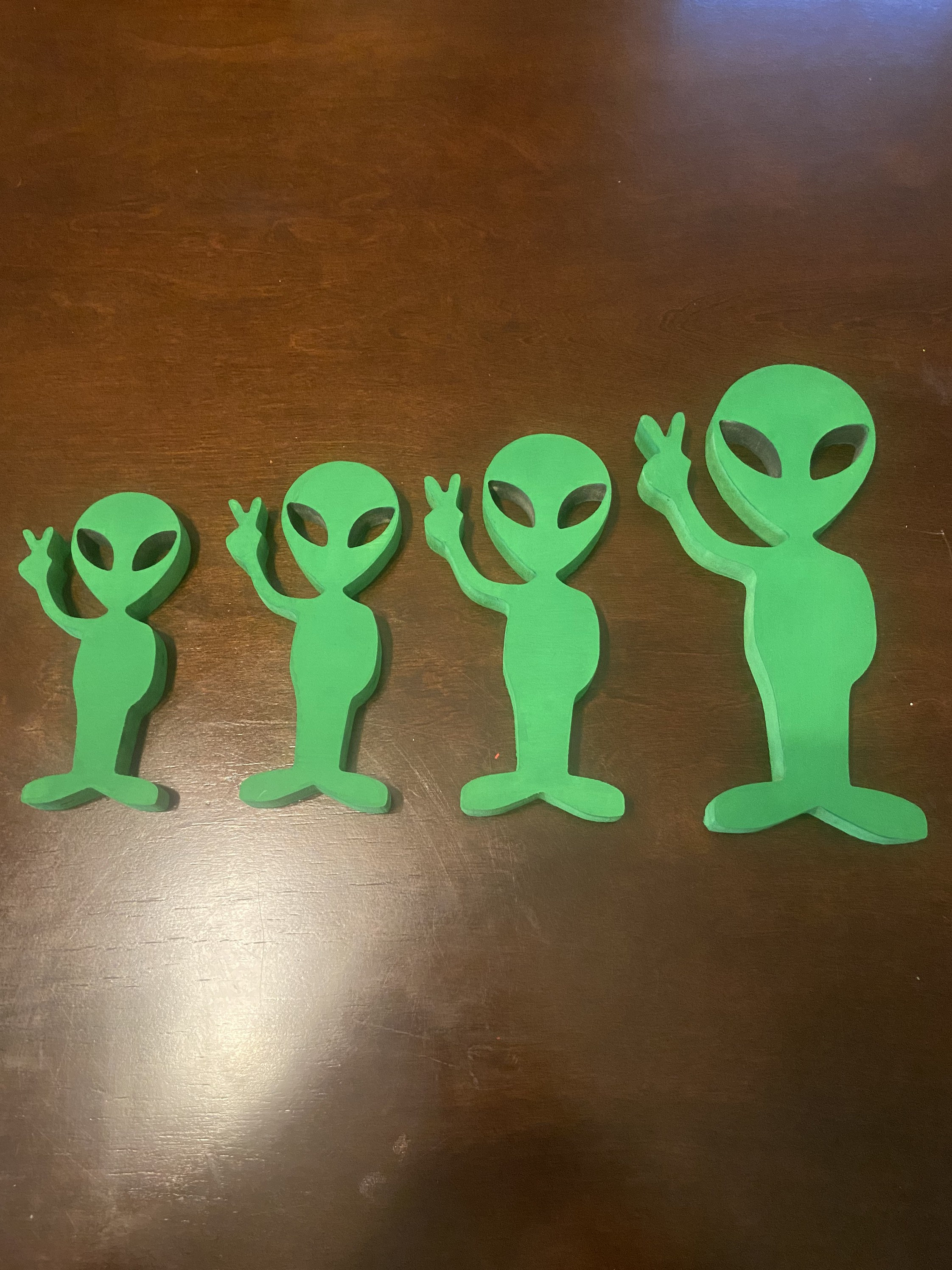 Alien Family Wood Carved Alien cutouts | Etsy