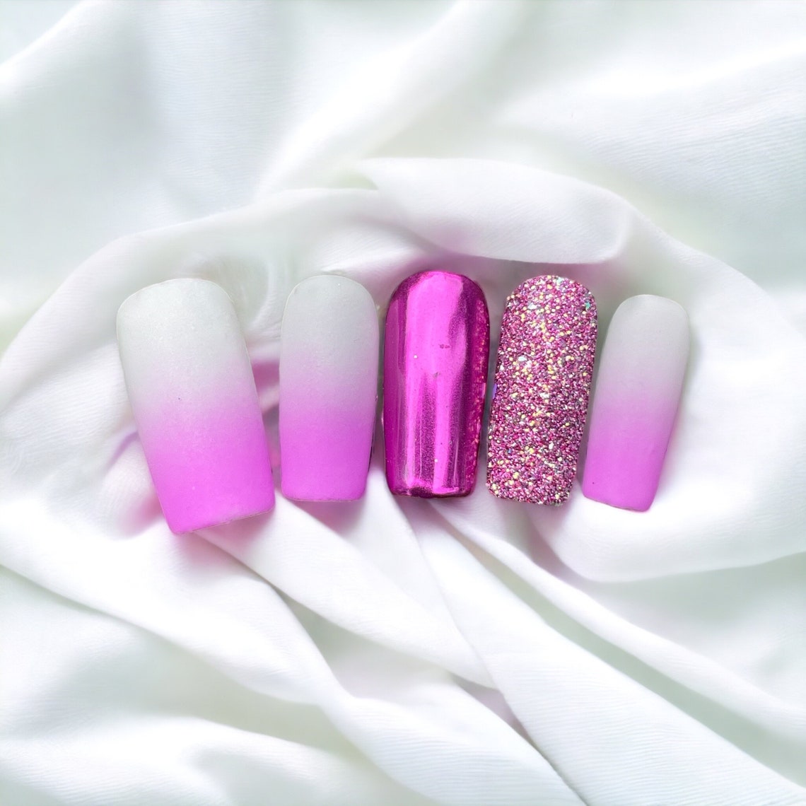 Vienna Press on Nails Dutch Design - Etsy