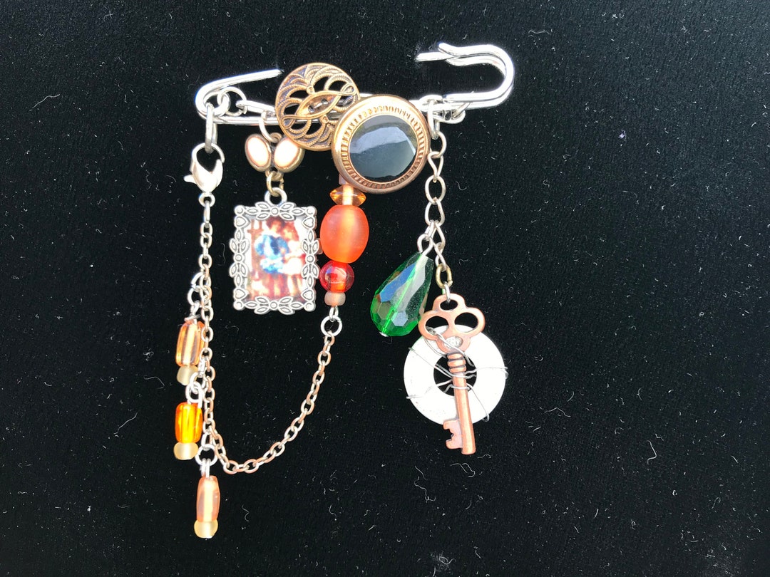 Victorian Love - Vintage Style - Kilt Pin Brooch - Etsy