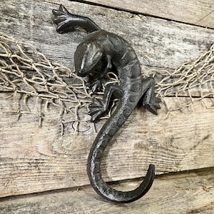 Cast Iron Rust-brown Gecko Tail Wall Hook - Etsy