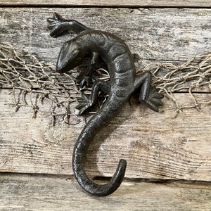 Cast Iron Rust-brown Gecko Tail Wall Hook - Etsy