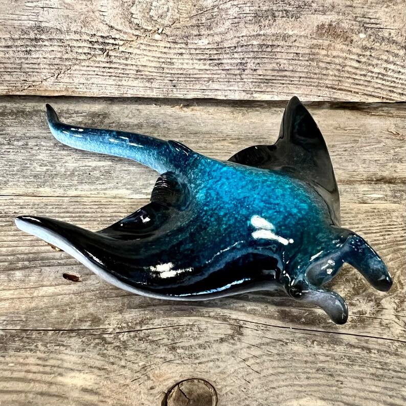 Polyresin Blue Manta Ray Tabletop Figurine (and Wall Hanging) - Etsy