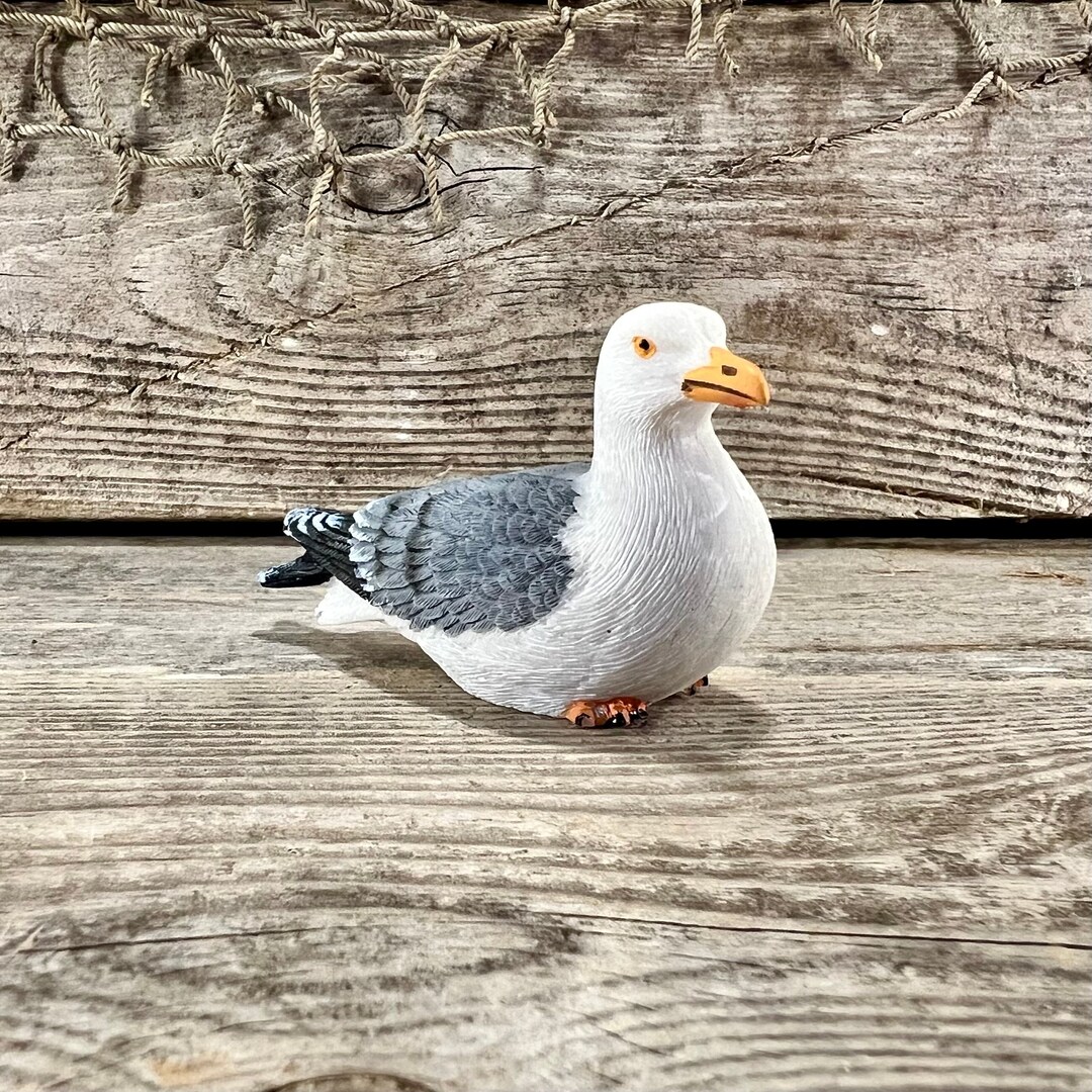 Miniature Unbelievably Detailed Hand-painted Sitting Coastal Seagull ...