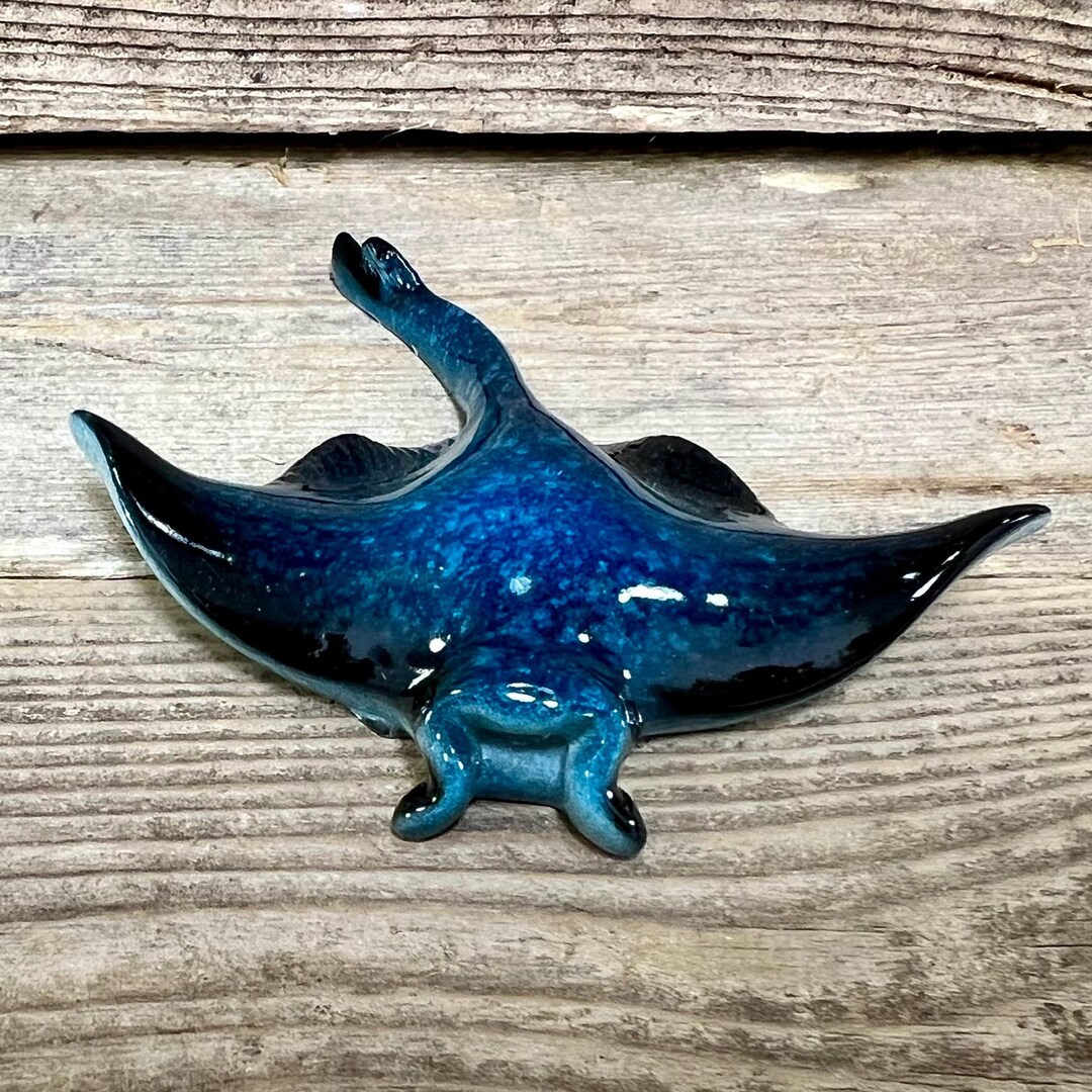 Miniature Manta Ray Figurine Blue Polyresin Tabletop Sea Life Decor ...