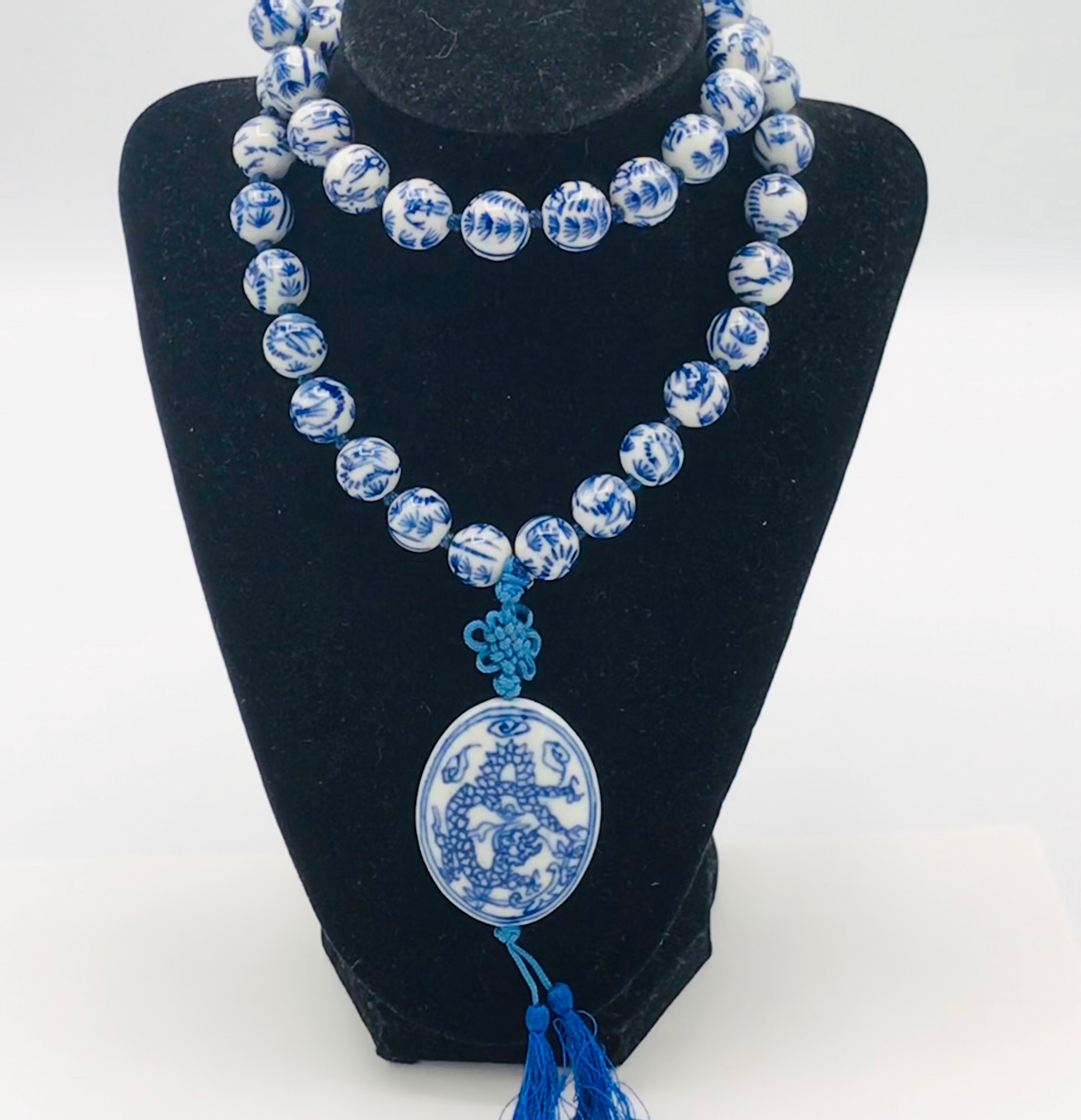 Vintage Asian Necklace With a Large Pendant, Blue and White. - Etsy