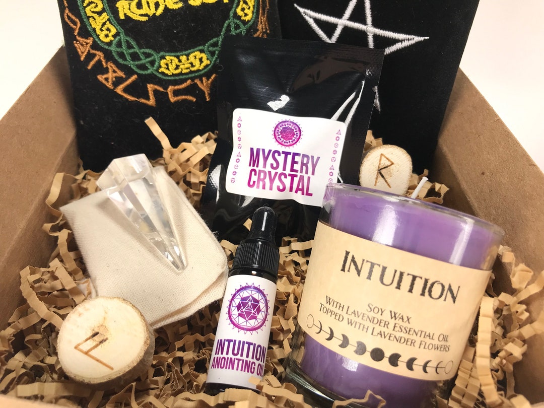 Divination Gift Set, Gift Box - Quartz Pendulum, Pendulum Mat, Wood ...
