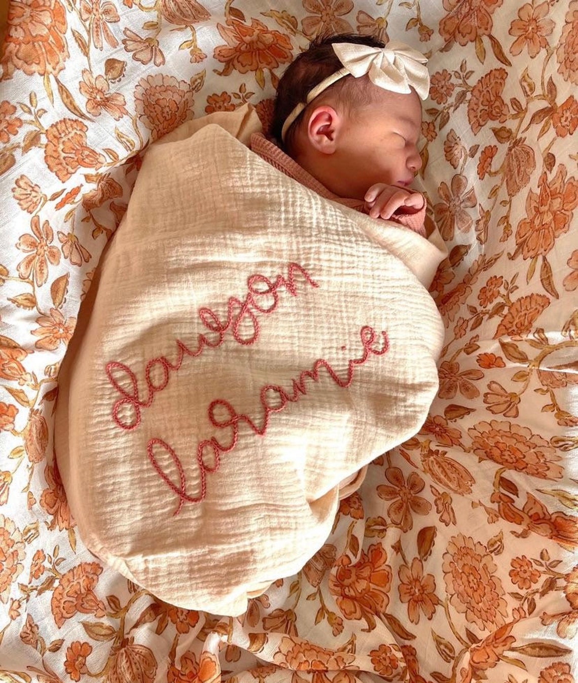 Hand Embroidered Baby Swaddle // Personalized Monogram Muslin - Etsy