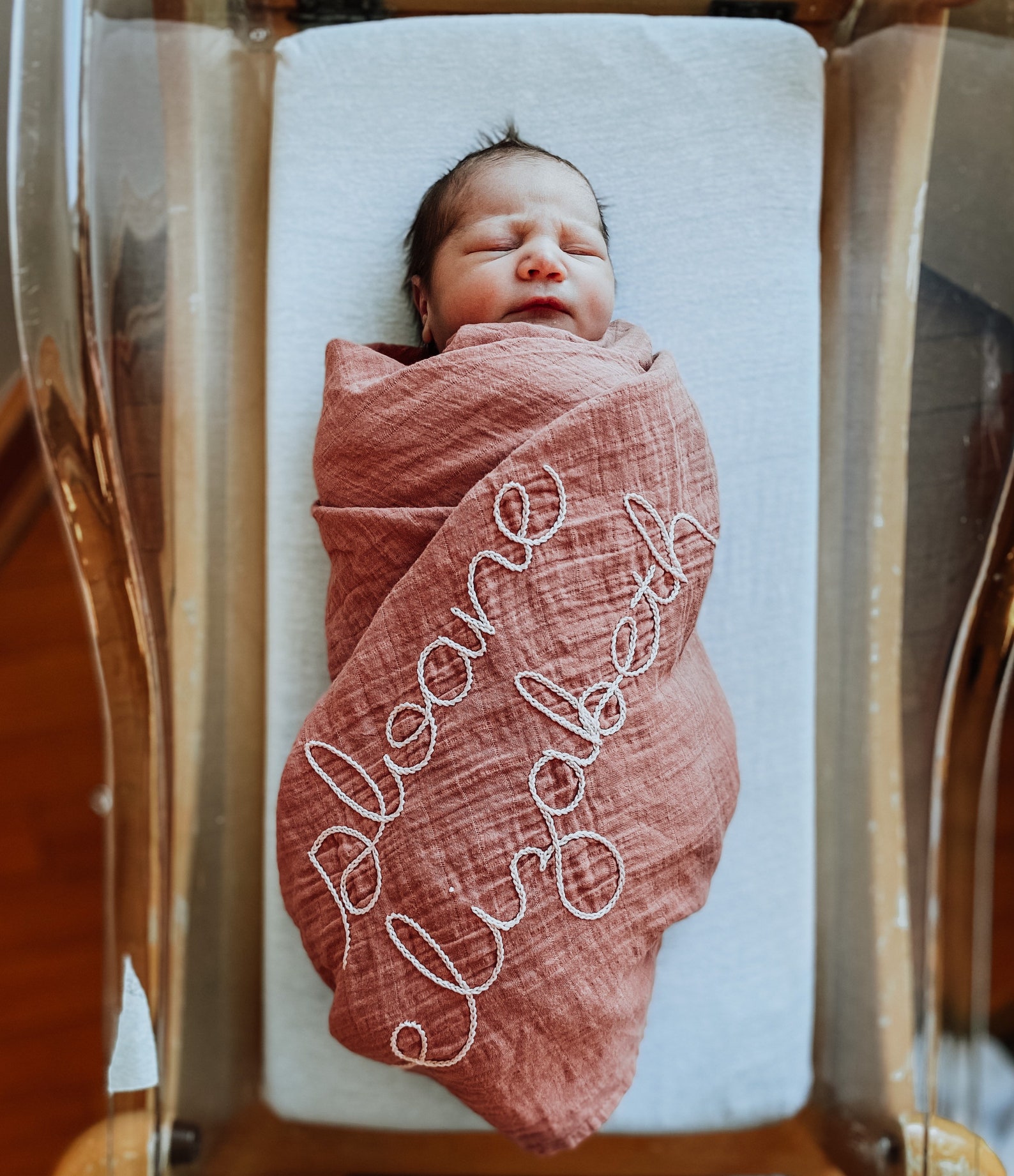 Hand Embroidered Baby Swaddle // Personalized Monogram Muslin - Etsy