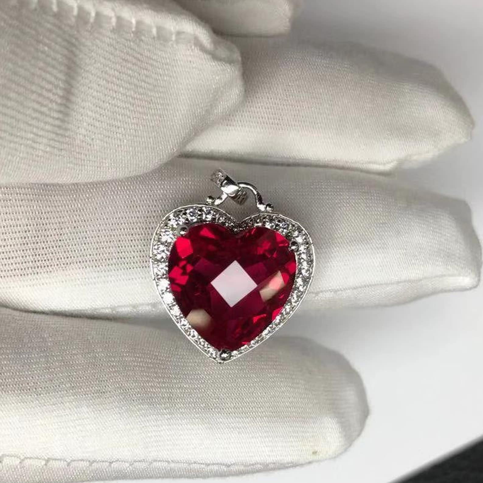 Ruby Heart Pendant Necklaceheart Pendant Necklacecubic - Etsy Canada