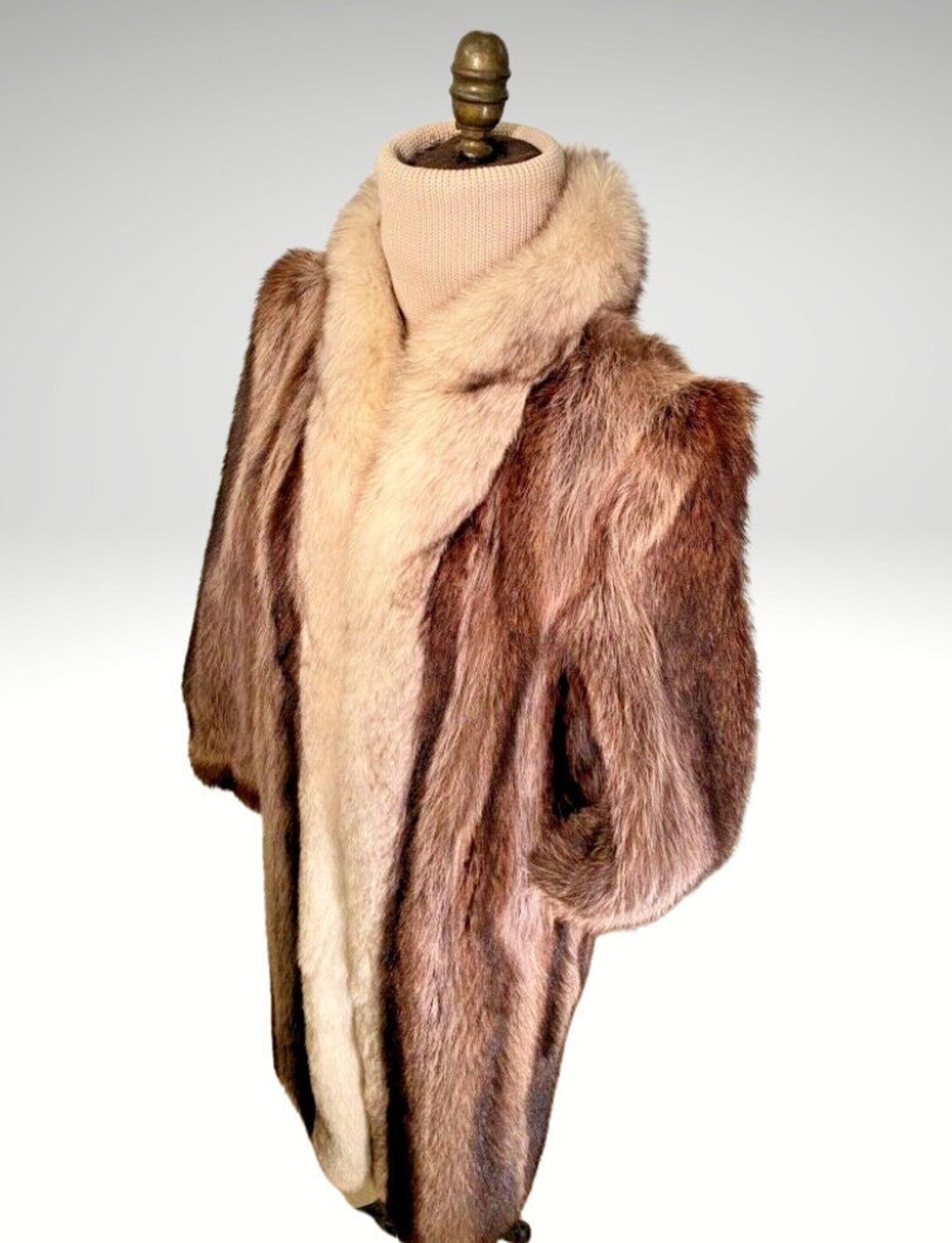 Stunning Natural Raccoon and Norwegian Fox Fur Coat in Size 10. no.286 ...