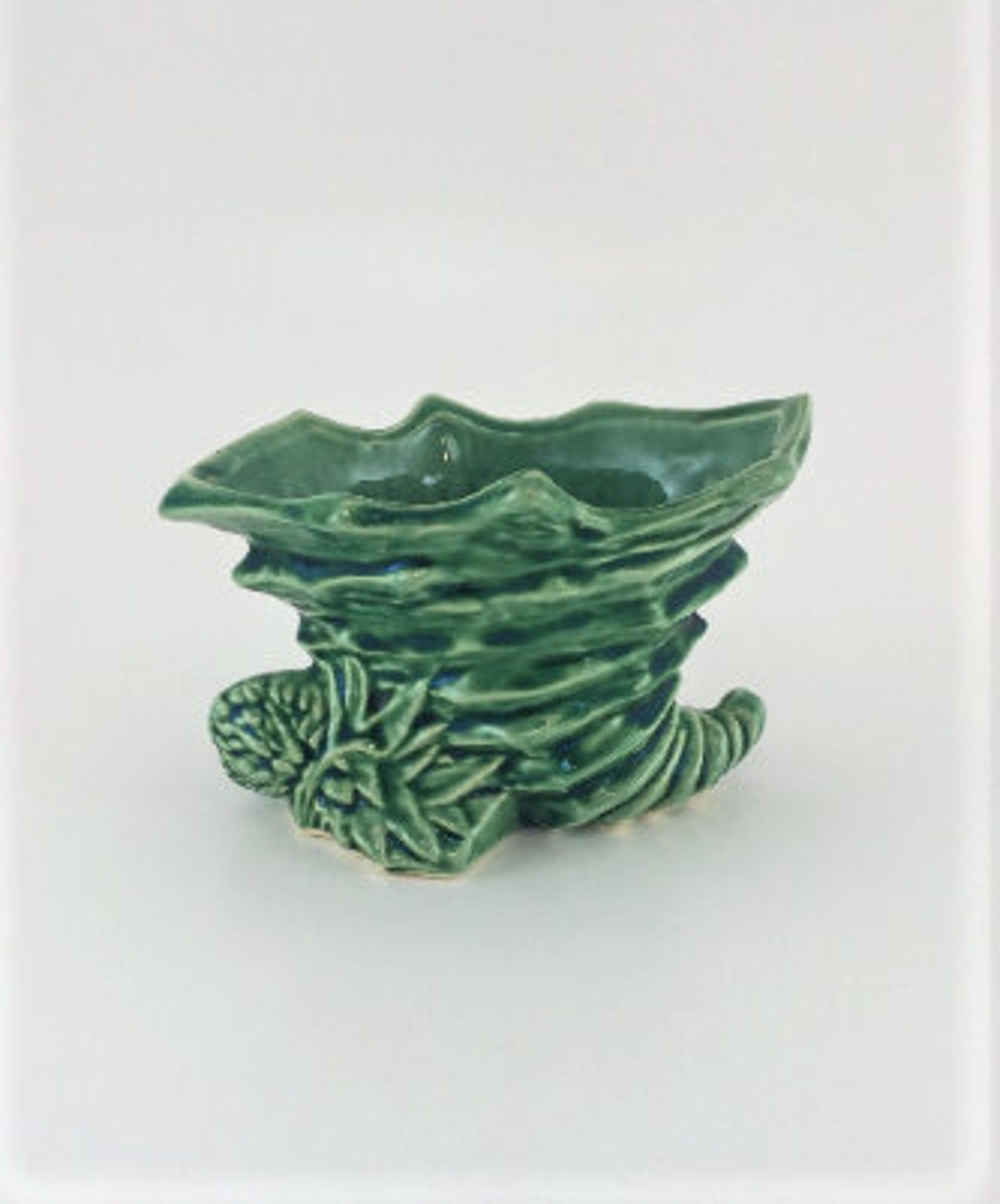 Mccoy Pottery Green Shell Planter - # 33 Cornucopia With Thistle ...