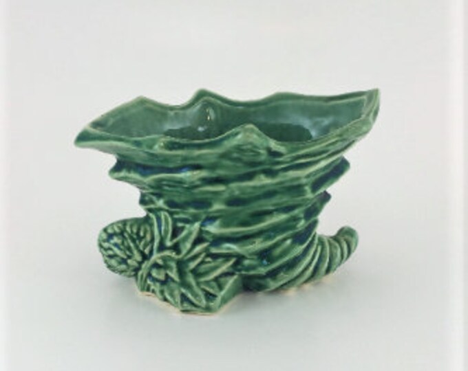Mccoy Pottery Green Shell Planter - # 33 Cornucopia With Thistle ...