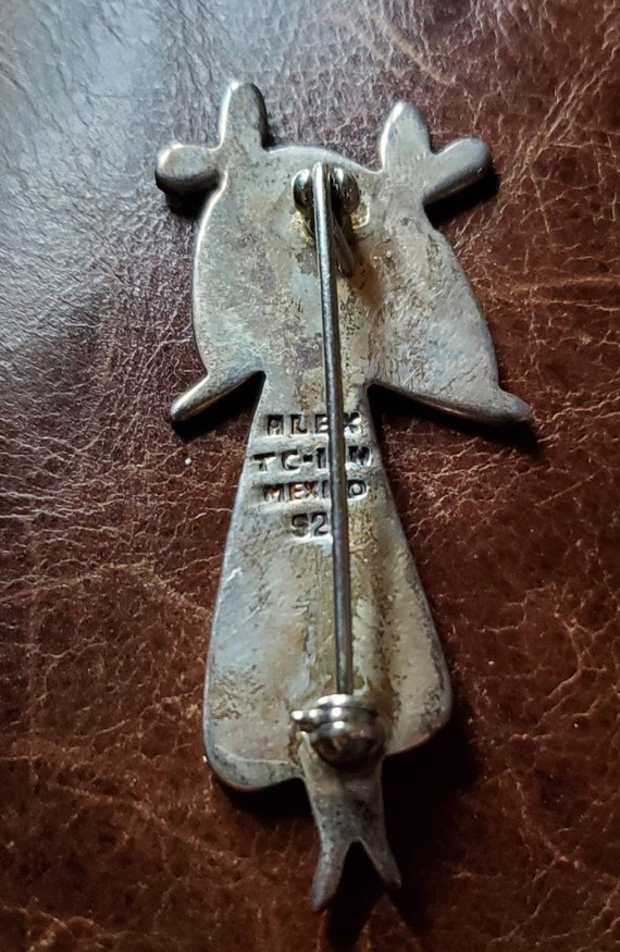 Sterling Silver pin of little girl - Gem