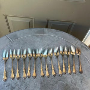 Oneida USA Arbor True Rose Stainless Flatware Forks 25 Piece - Etsy