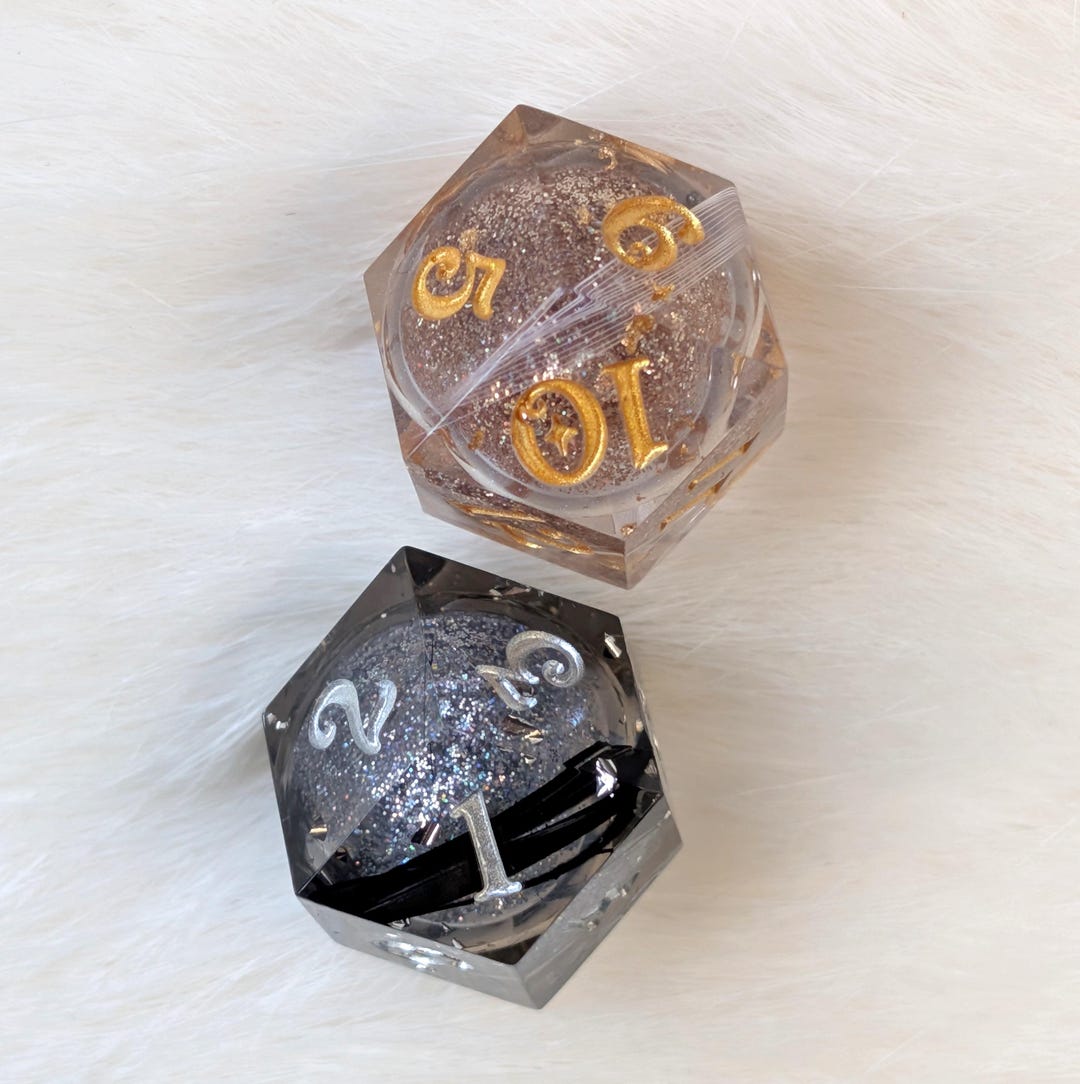 Daggerheart Hope and Fear Feather Liquid Core Dice Set – 2pc Sharp Edge ...