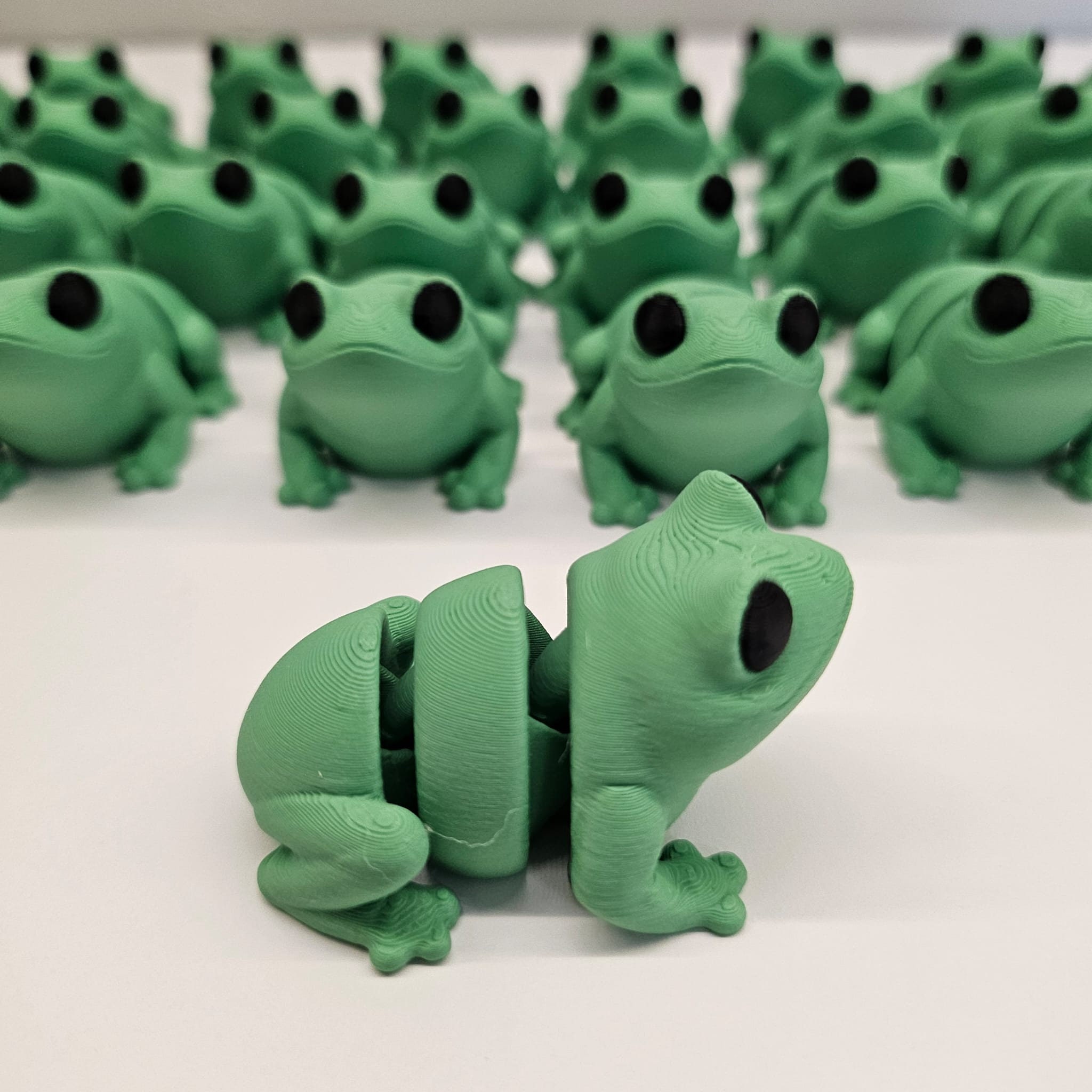3D Printed Articulated Baby Frog: Flexible Fidget Toy - Etsy