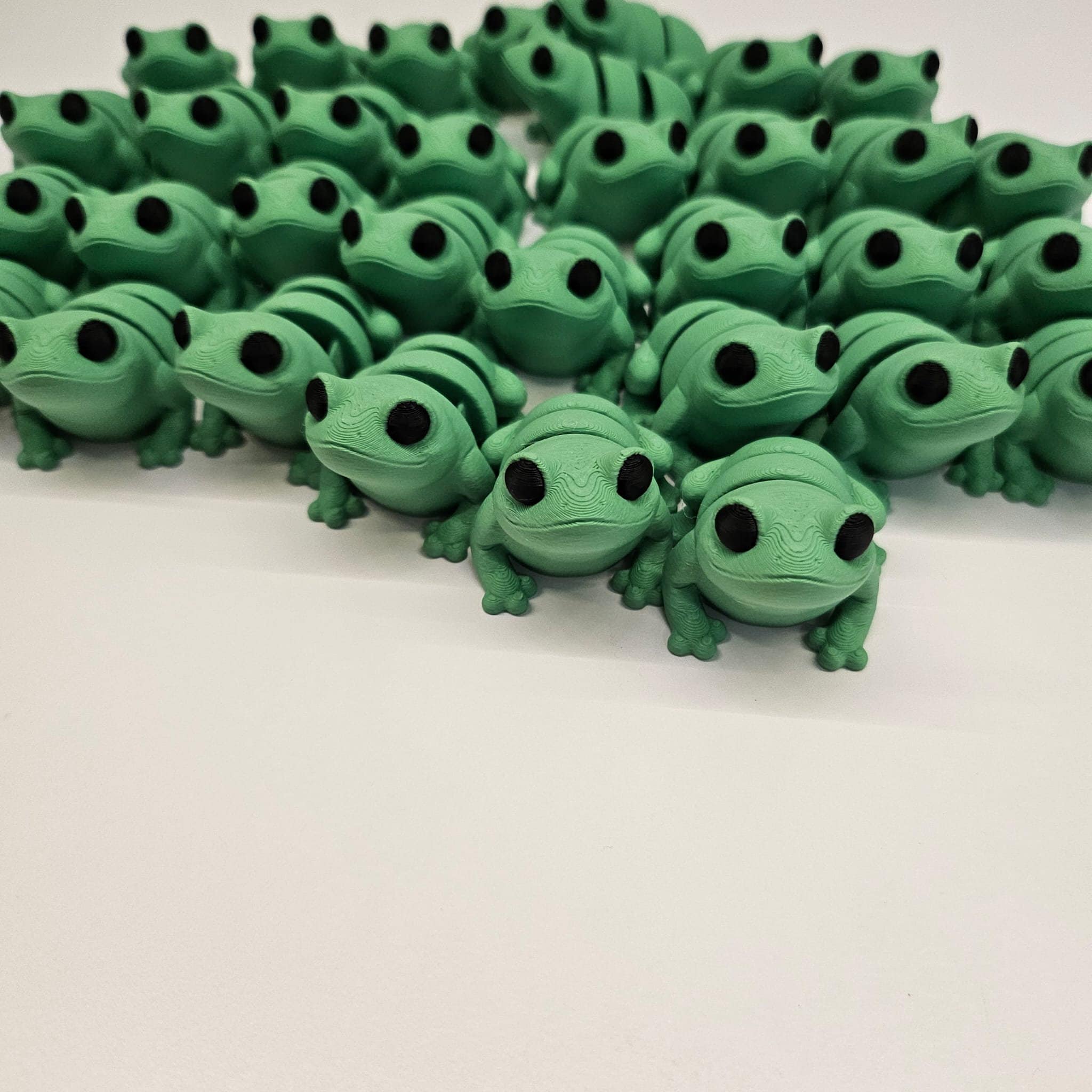 3D Printed Articulated Baby Frog: Flexible Fidget Toy - Etsy