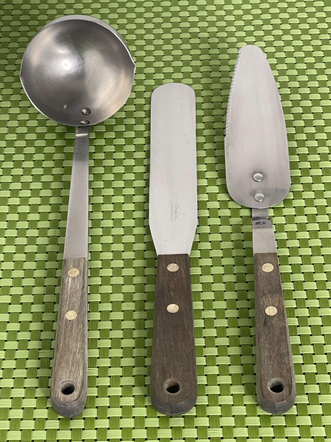 Oneida USA Stainless 3pc Set Ladle Pie Server Icing Spatula Wood Handle ...