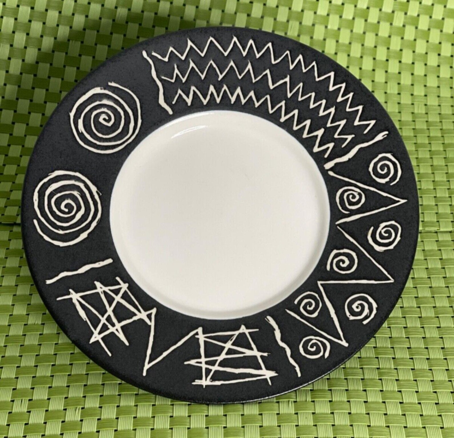 Habitat SCRAFFITO Stoneware White Geometric on Black Band Saucer - 6 1/ ...