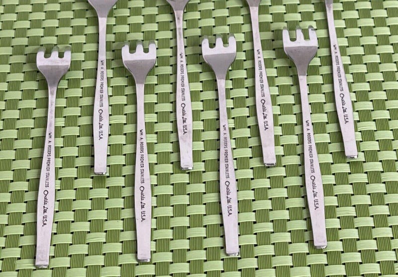 Oneida SPANADA Stainless WM A Rogers Premier 8 Cocktail Forks Burnished ...