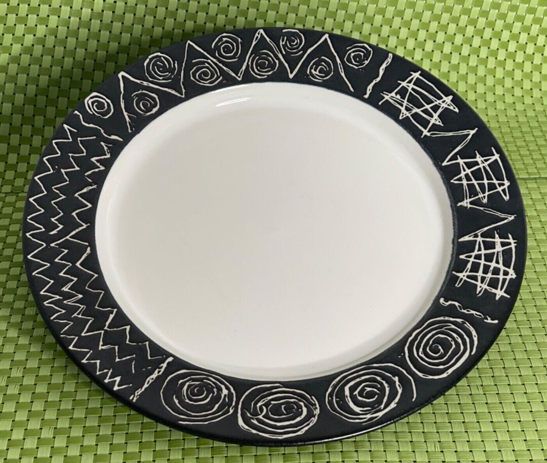 Habitat SCRAFFITO Stoneware White Geometric on Black Band Dinner Plate ...