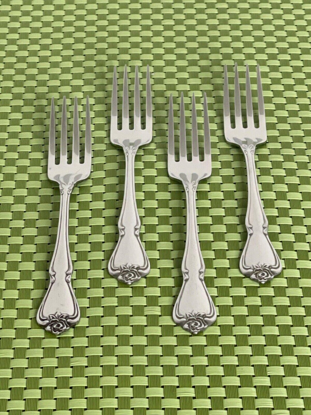 Oneida ARBOR ROSE Stainless True ROSE 1881 Rogers Ltd 4 Dinner Forks ...