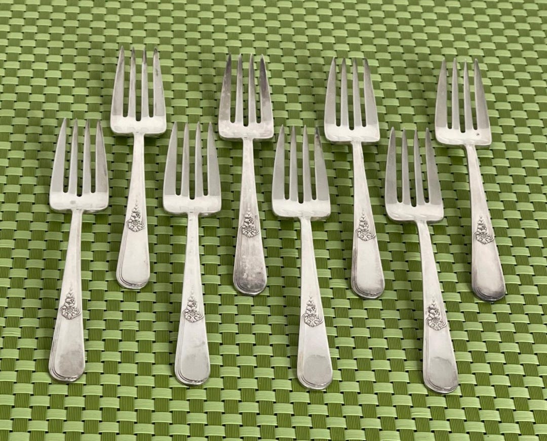 Holmes & Edwards YOUTH International Silver Plate 8 Salad Forks ...