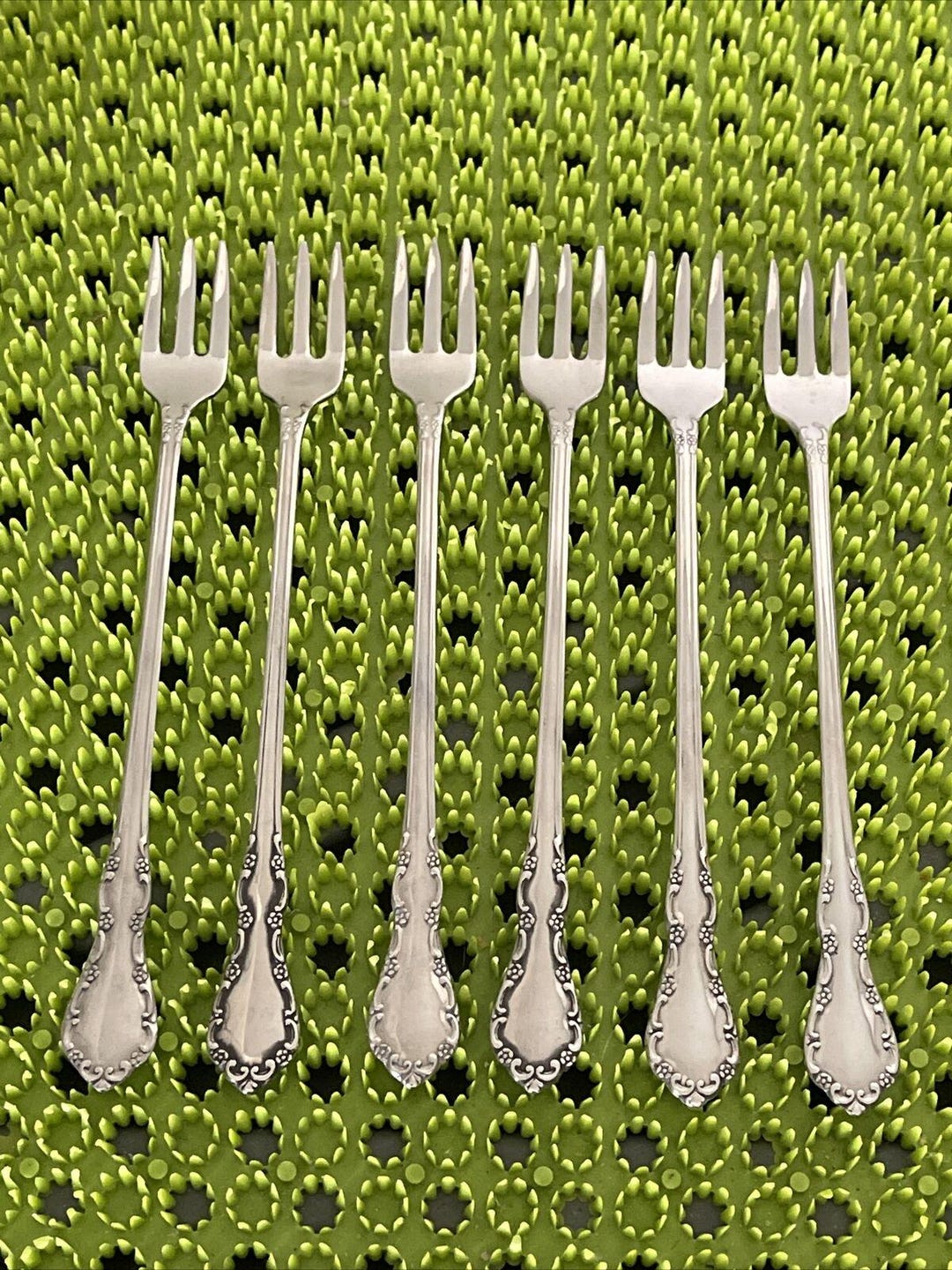 Oneida MANSION HALL Stainless 6 Cocktail Forks Distinction USA Flatware ...