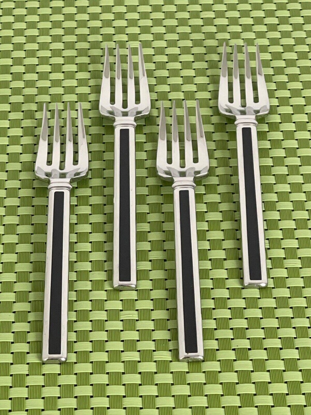 Oneida MIDNIGHT Stainless 4 Salad Forks Black Enamel Inlay Handle USA ...