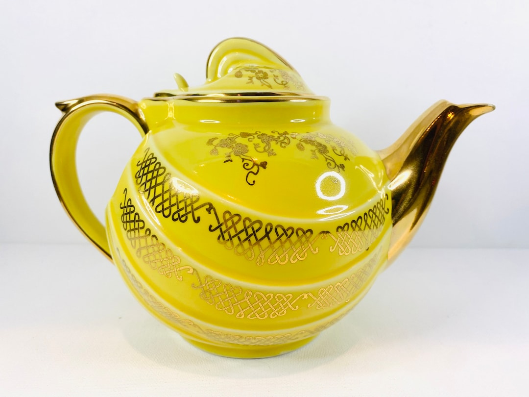 Hall China Teapot parade Pattern in Canary Yellow gold Label Collection ...