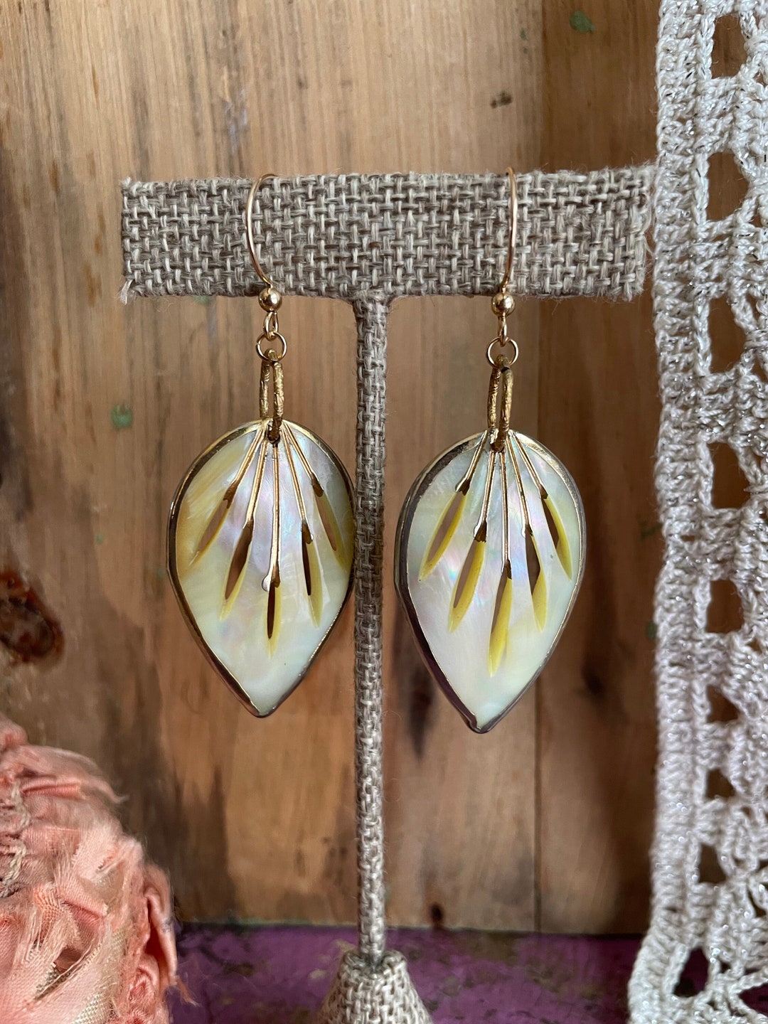 Vintage Shell Earrings New Wires 18kg Filled MOP Wings Fins Beach ...