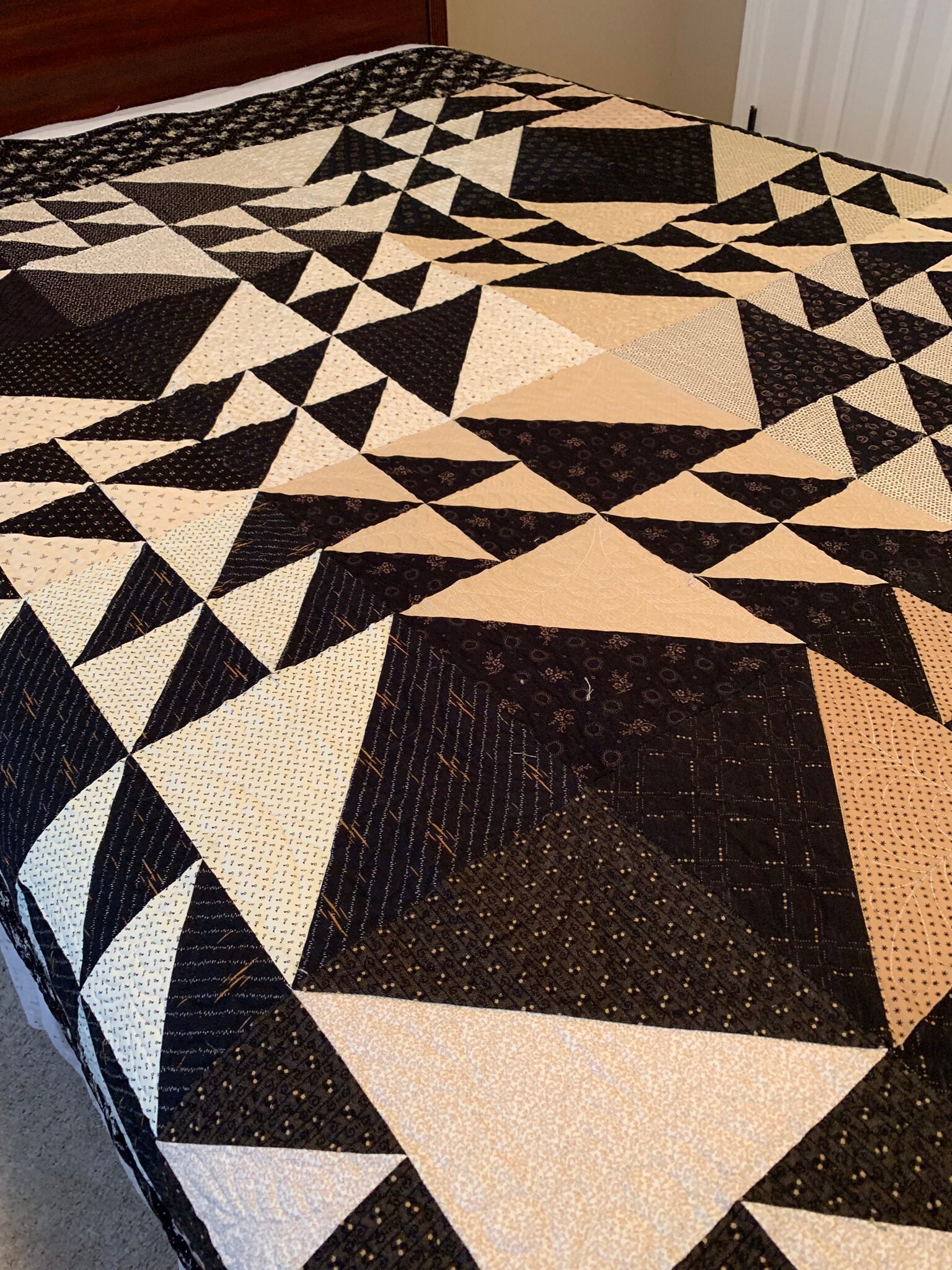 Black Beauty Quilt - Etsy