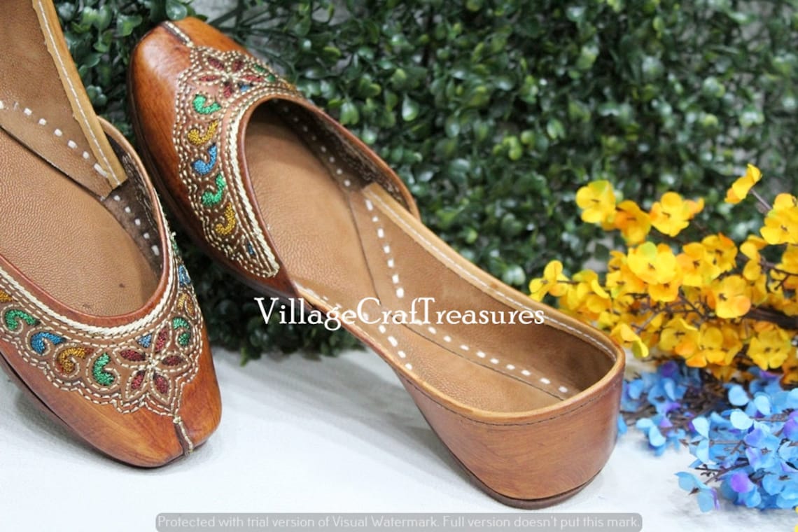 Punjabi Jutti for Ladies Leather Jutti Ethnic Shoes Indian - Etsy India