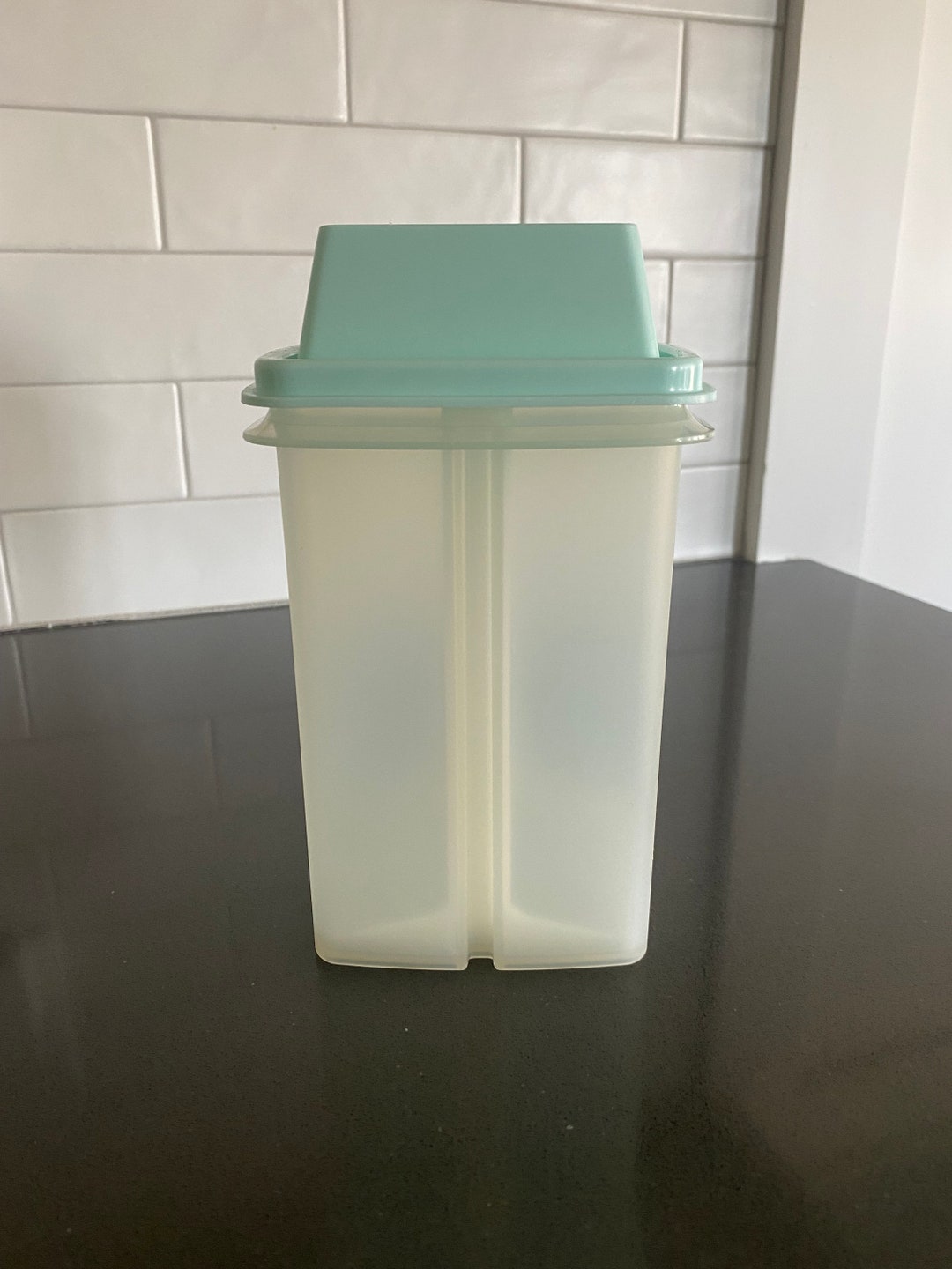 Tupperware Pick-a-deli® Container 5 Cups, Tupperware Pickle Keeper ...