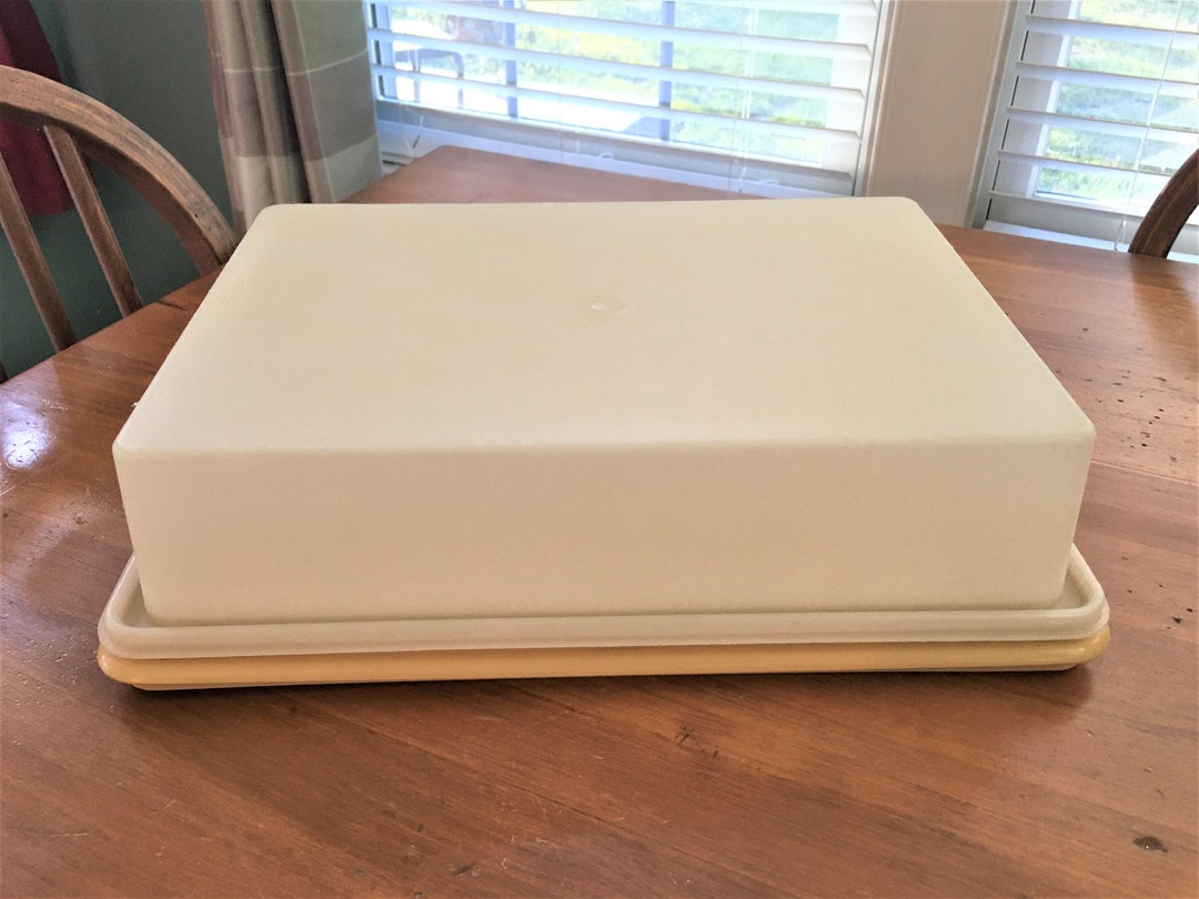 Tupperware Fresh-n-fancy Cake Taker Harvest Gold Base W/sheer White Top ...