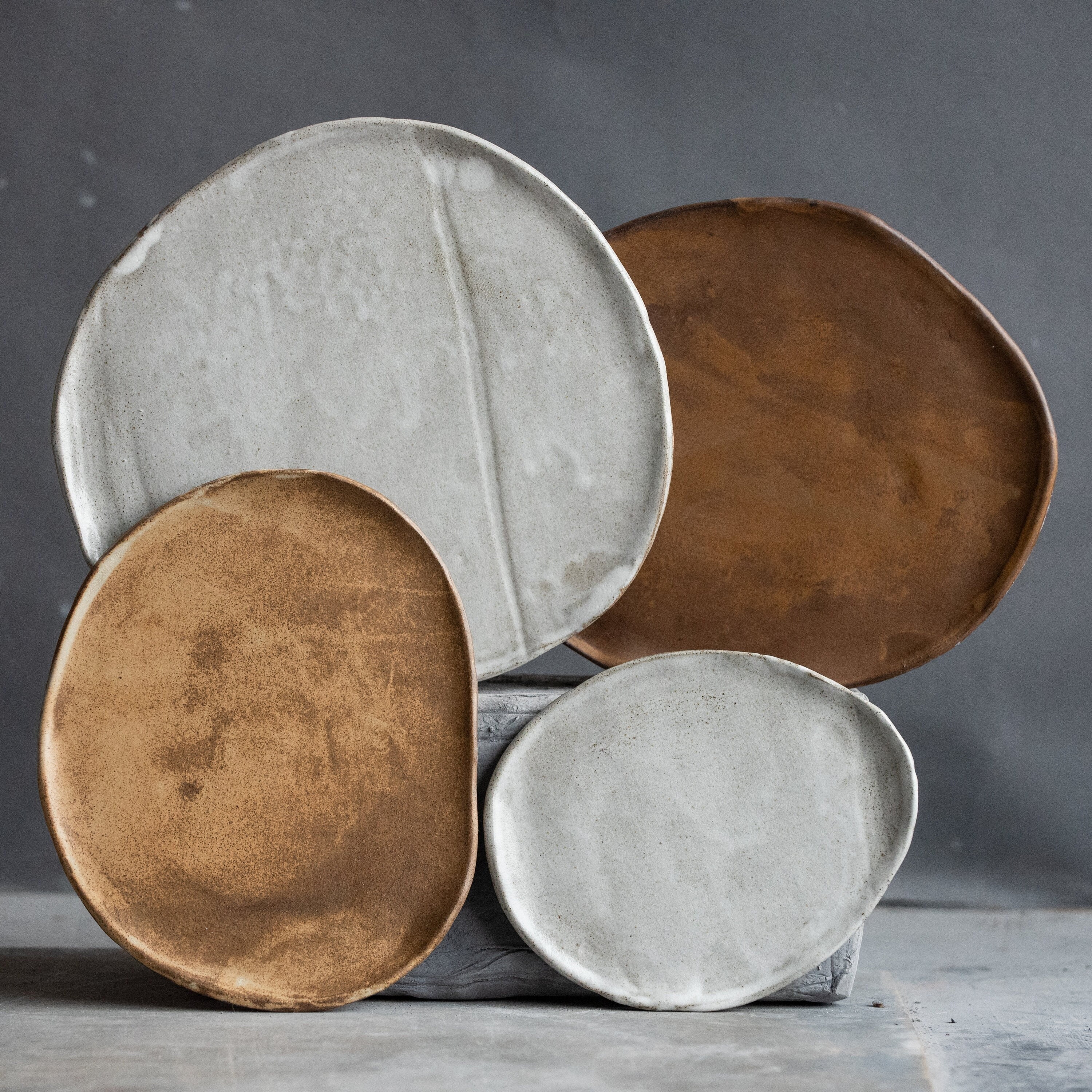 To ORDER SET of 2 X Flat PLATES in Natural Geometric Design, Brown ...